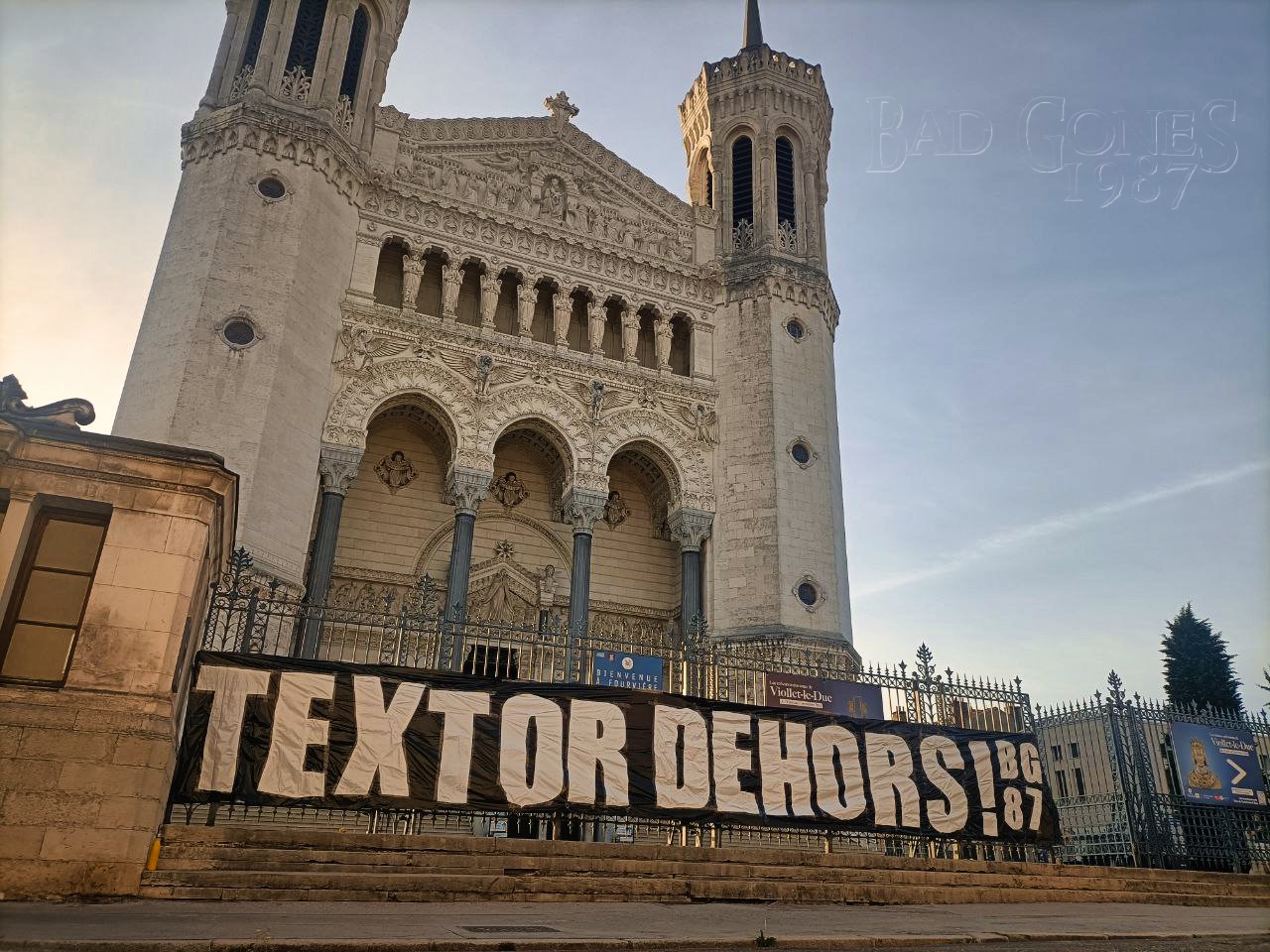'I'm angry' - Lyon legend slams John Textor as banners appear across ...